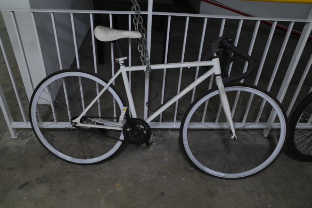 White Fixie, Sports Equipment, Bicycles & Parts, Parts & Accessories on ...
