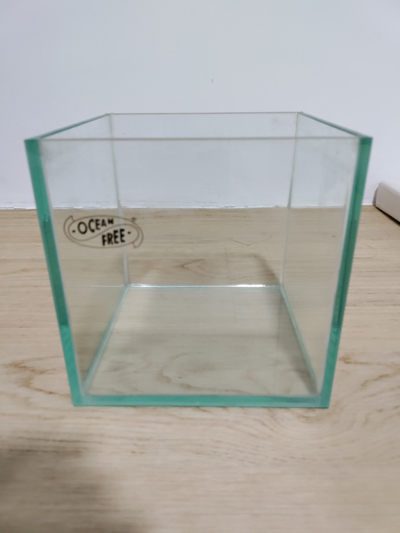 15cm cube tank and curved tank, Pet Supplies, Homes & Other Pet ...