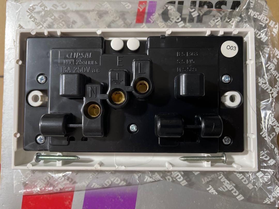 Clipsal 2-gang power socket, TV & Home Appliances, Electrical, Adaptors ...