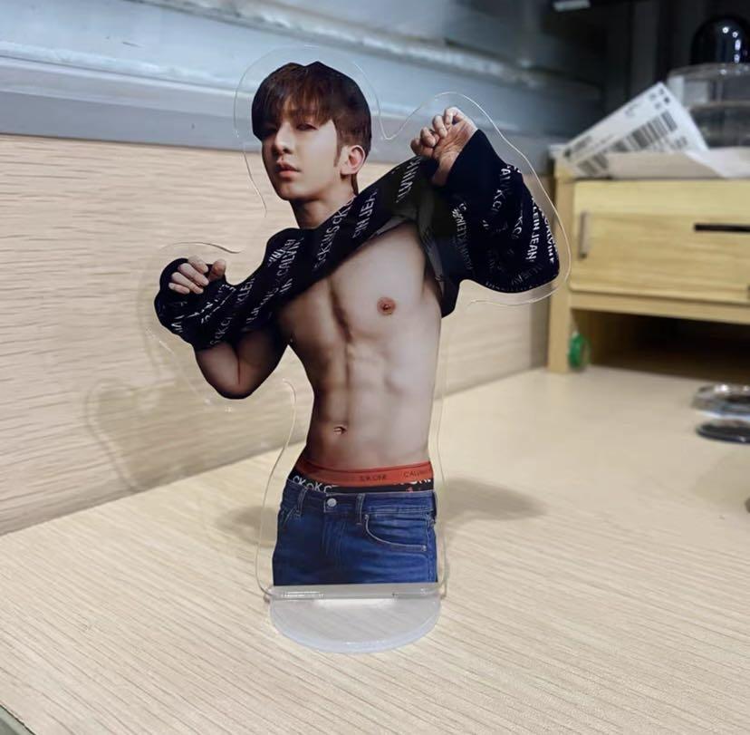 Mirror Anson Lo 盧瀚霆 教主 CK半身立牌 座枱應援牌, 興趣及遊戲, 收藏品及紀念品, 韓流 - Carousell