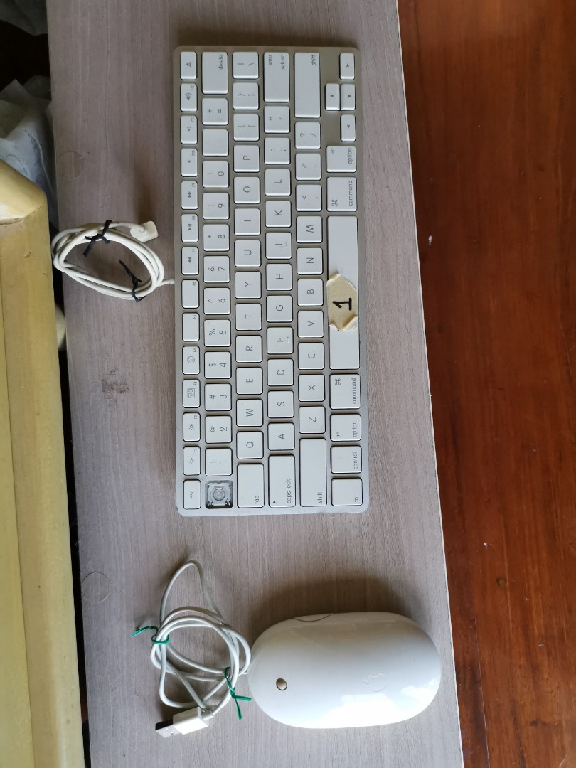 Old iMac + Keyboard + Mouse, Computers & Tech, Desktops on Carousell