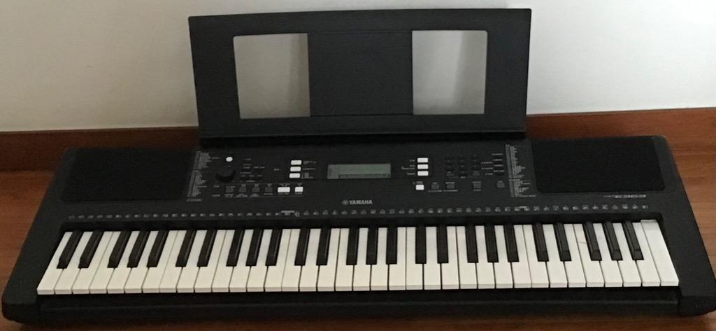 Yamaha 61 key professional keyboard., Hobbies & Toys, Music & Media ...