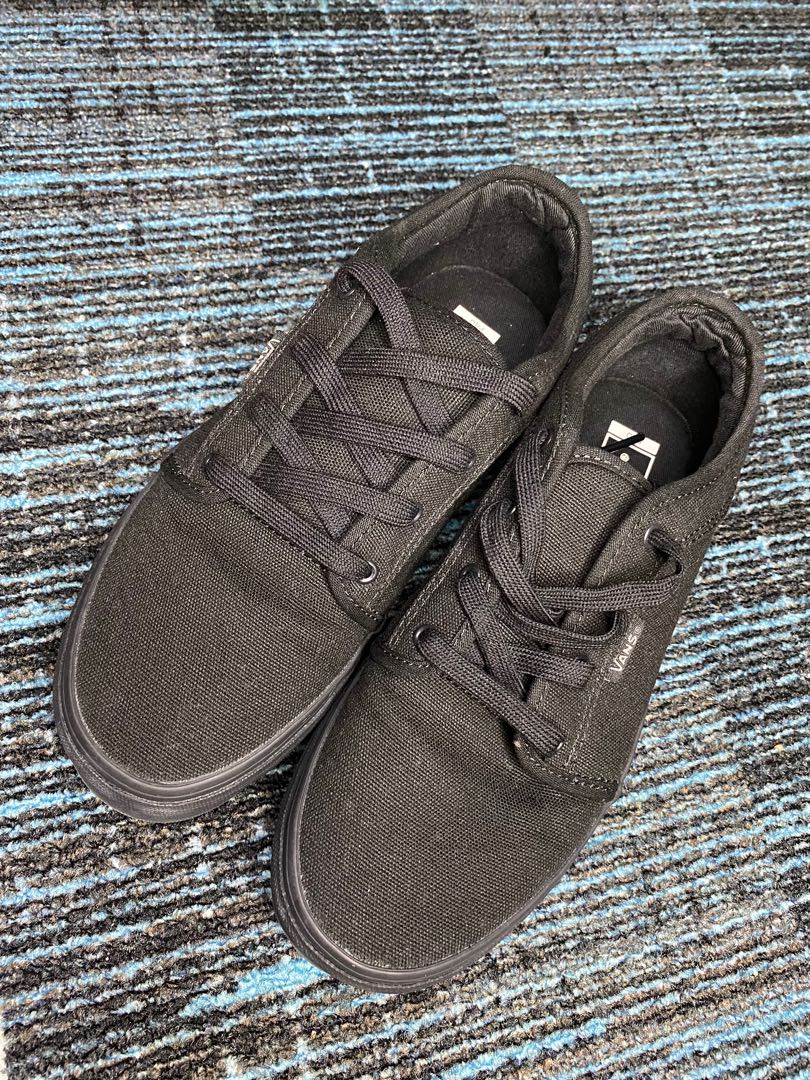 Converse Chukka Low | Blackout, Women's Fashion, Footwear, Sneakers on ...