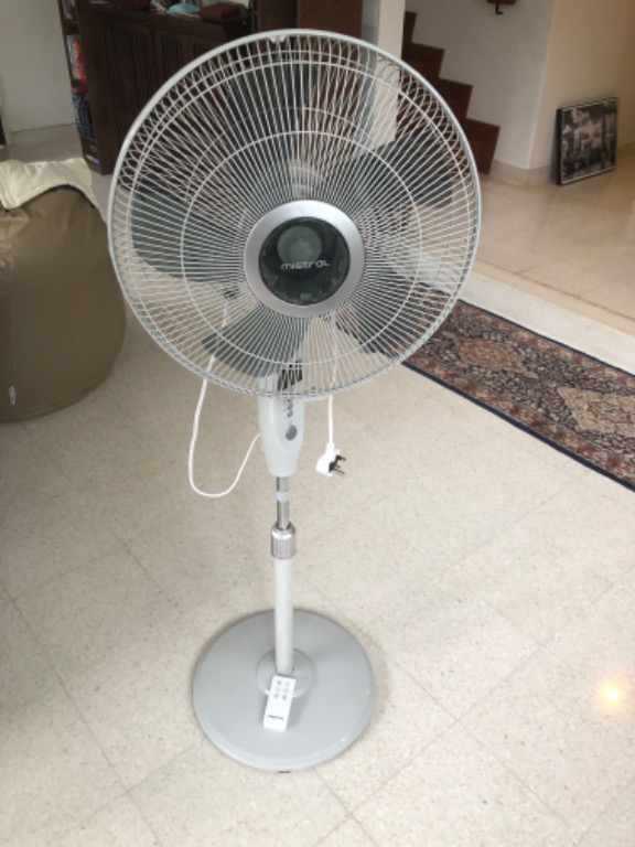Free fans, Furniture & Home Living, Lighting & Fans, Fans on Carousell