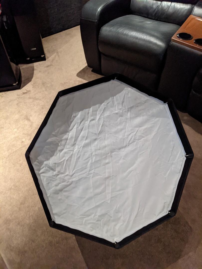 Godox light softbox diffuser 80cm octagon, Photography, Photography ...