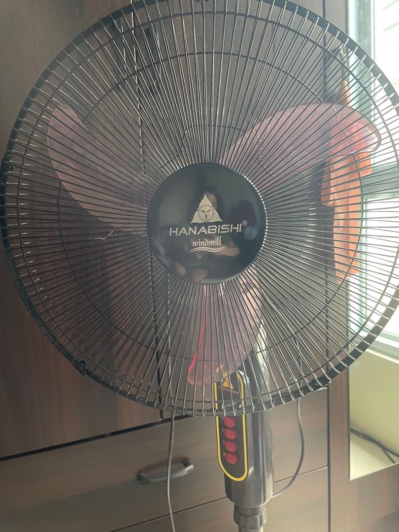 Hanabishi Red Electric Fan, Furniture & Home Living, Lighting & Fans ...