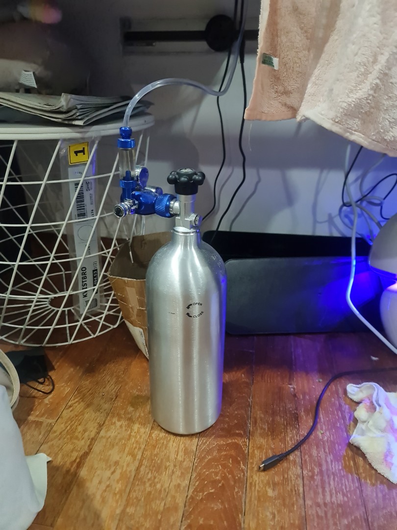 Refillable CO2 Tank Townbright, Pet Supplies, Homes & Other Pet ...