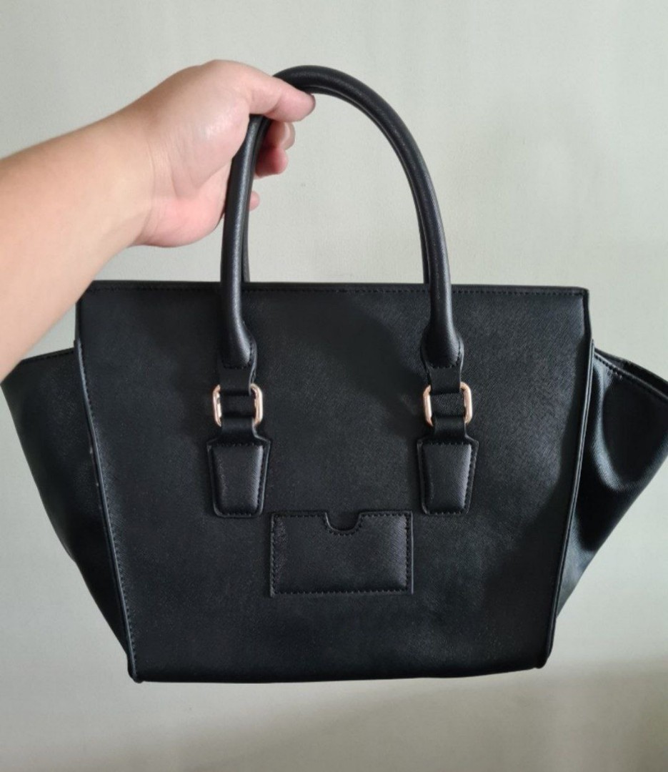 simple black bag, Women's Fashion, Bags & Wallets, Cross-body Bags on ...