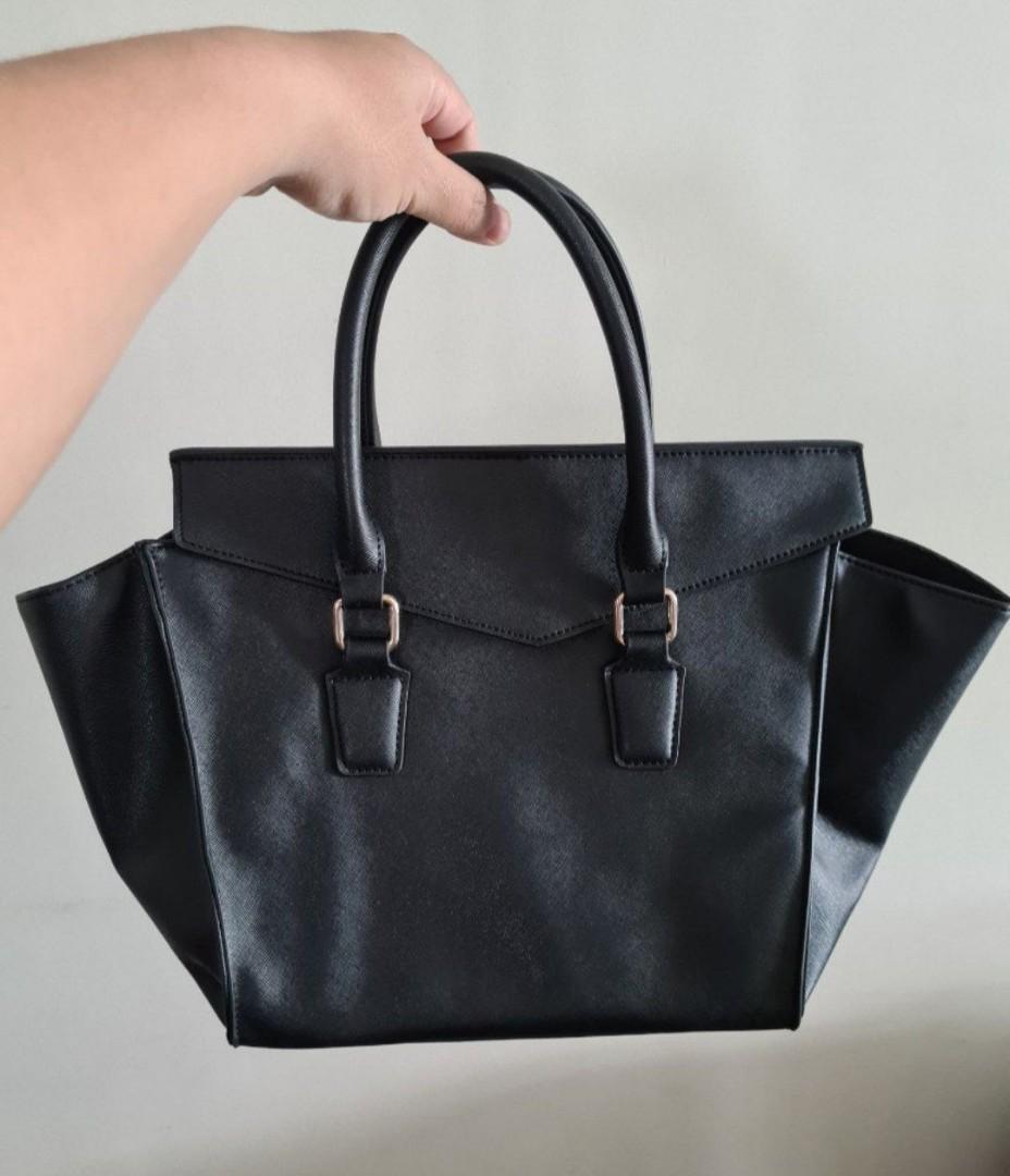simple black bag, Women's Fashion, Bags & Wallets, Cross-body Bags on ...