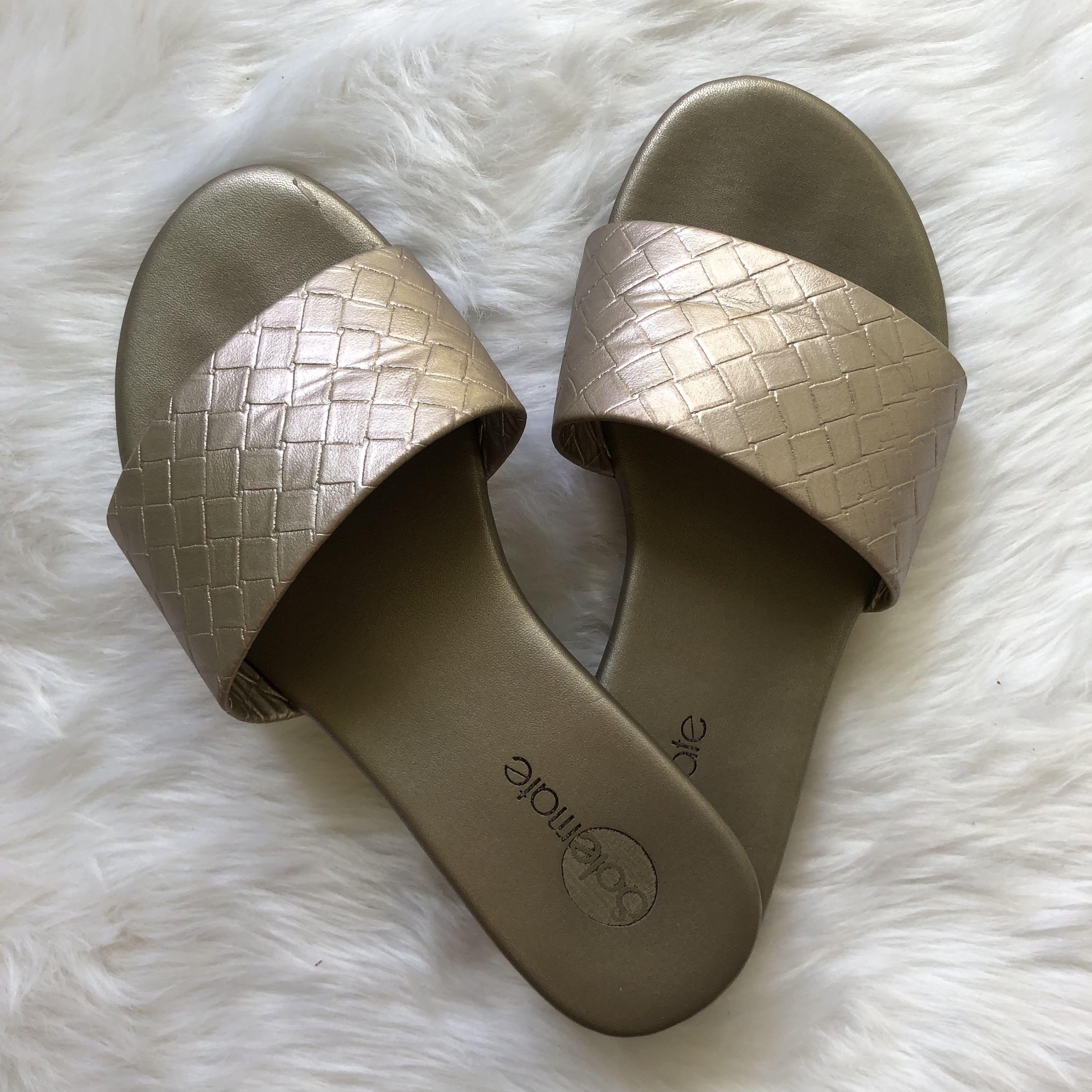 Solemate flat, Women's Fashion, Footwear, Flats & Sandals on Carousell