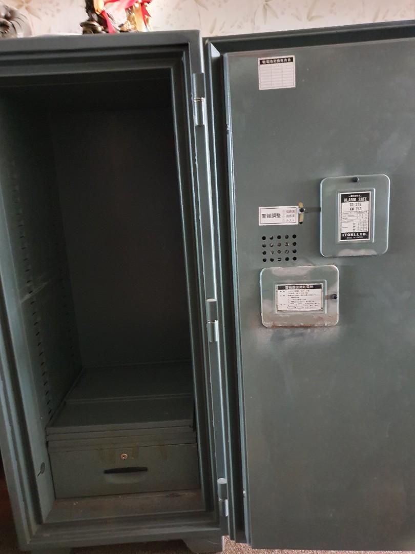 Big Solid Itoki Safe, Furniture & Home Living, Furniture, Shelves ...
