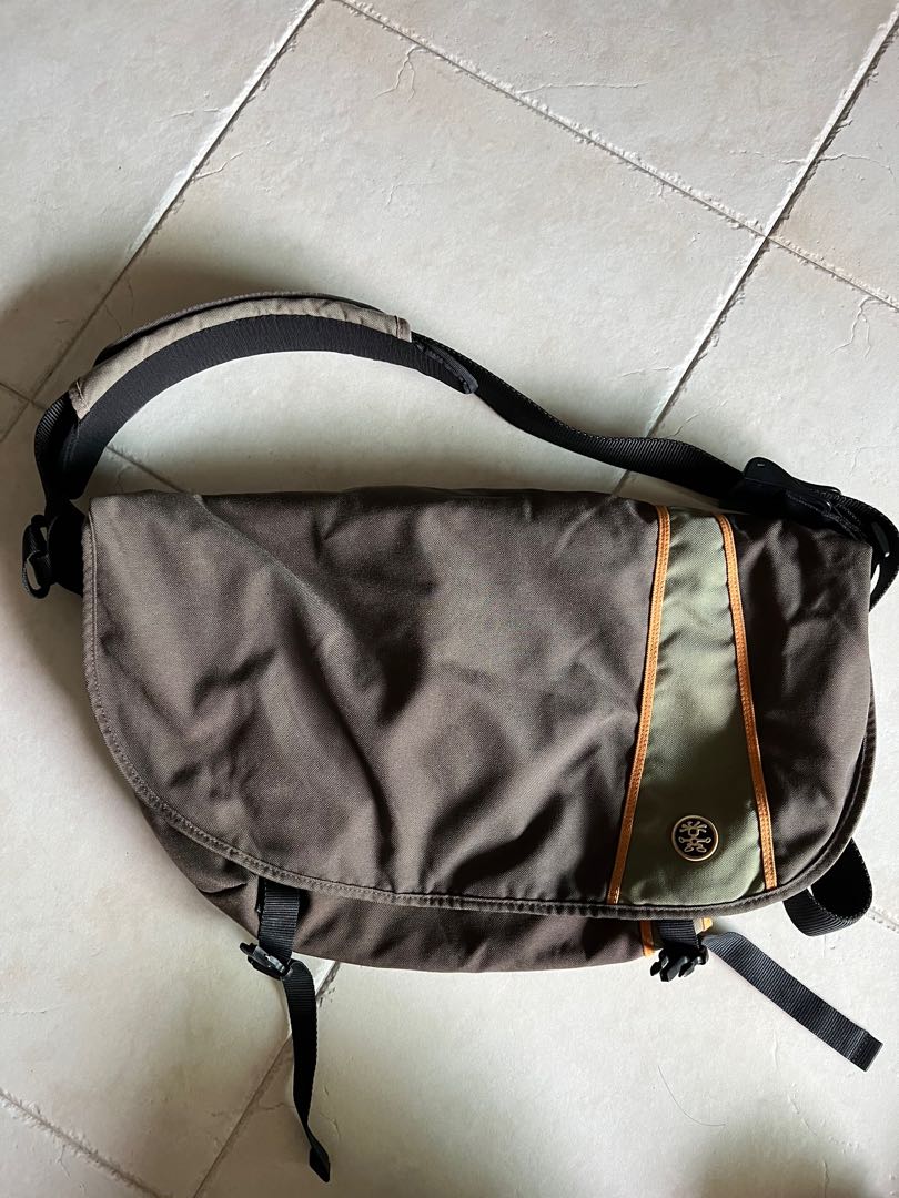 Crumpler Sling (The Complete Seed), Men's Fashion, Bags, Sling Bags on ...
