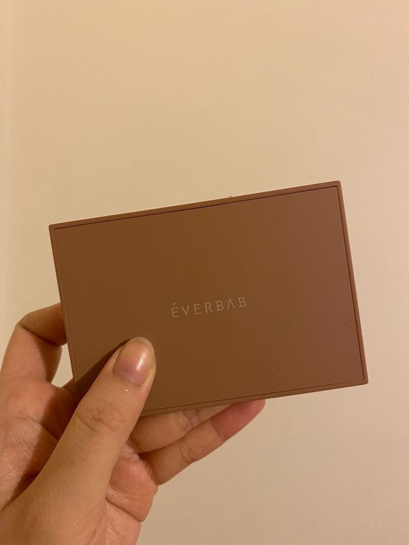 EVERLAB 眼影盤, 香水、美妝、保養, 臉部彩妝、保養與清潔, 化妝品在旋轉拍賣