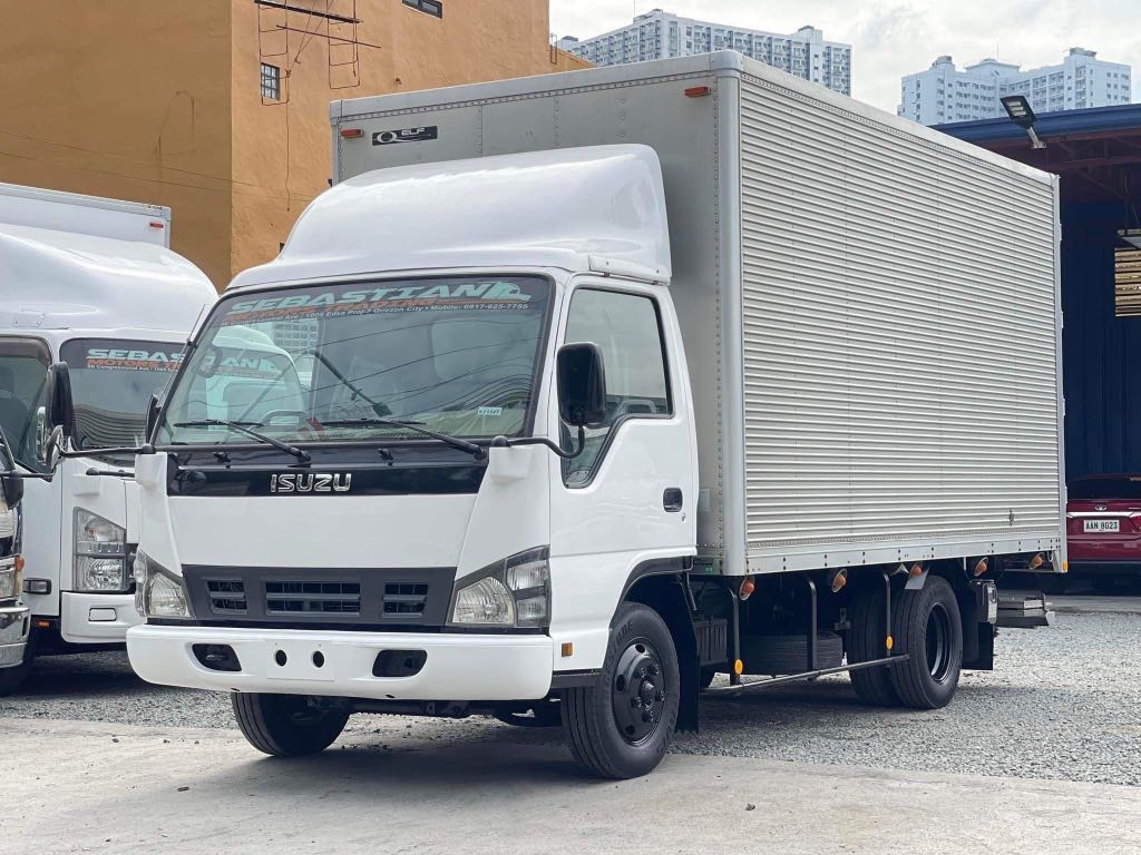 Isuzu Closed Van 14.10ft Wide With Lifter, Special Vehicles, Heavy ...