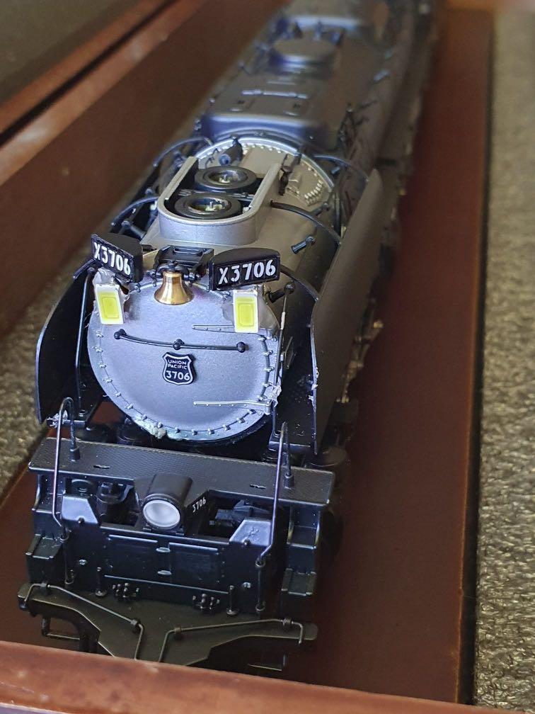 Marklin HO scale Challenger Union Pacific Railroad with an oil Tender ...