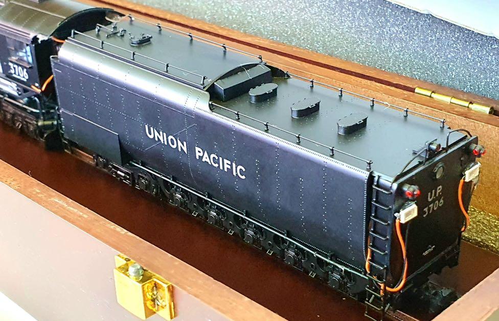 Marklin HO scale Challenger Union Pacific Railroad with an oil Tender ...