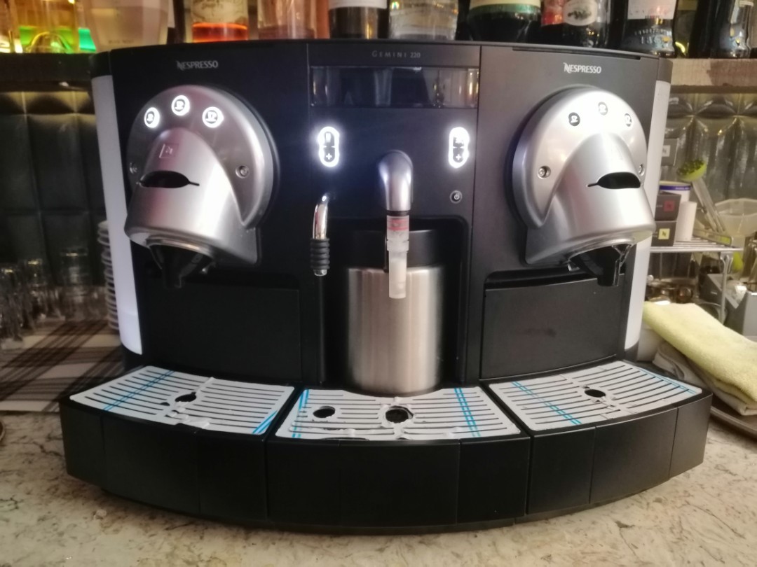 Nespresso CS220, TV & Home Appliances, Kitchen Appliances, Coffee ...