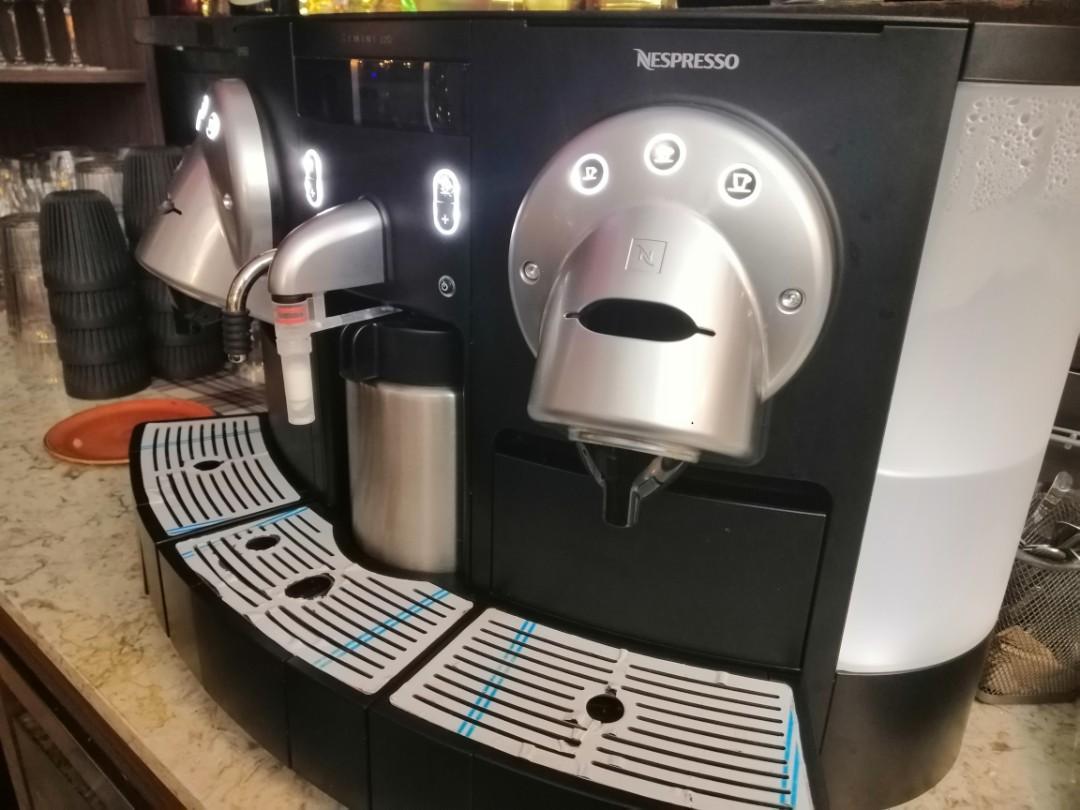 Nespresso CS220, TV & Home Appliances, Kitchen Appliances, Coffee ...