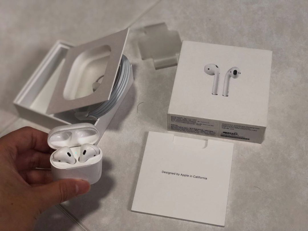 Original Apple AirPod 1, Audio, Earphones on Carousell