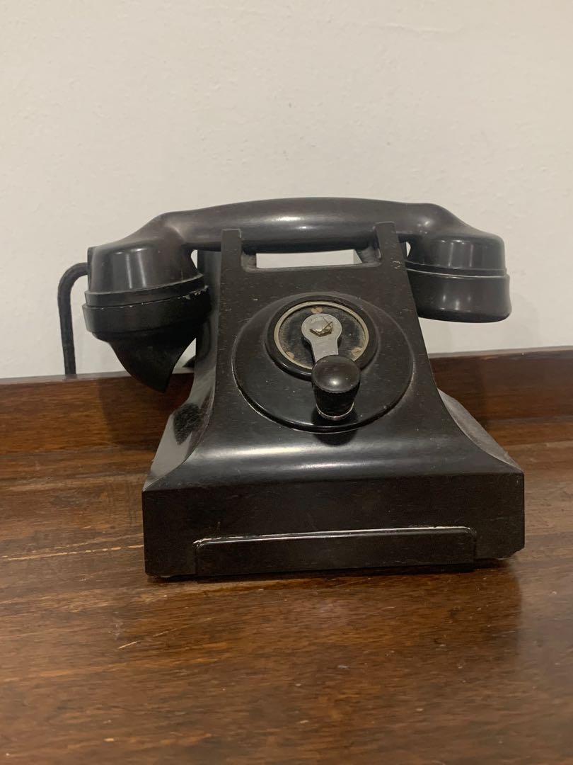 Very Old Vintage Winding Telephone, Hobbies & Toys, Collectibles ...