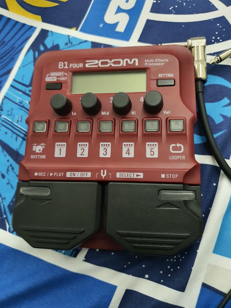 ZOOM B1 four bass effects, Hobbies & Toys, Music & Media, Musical ...