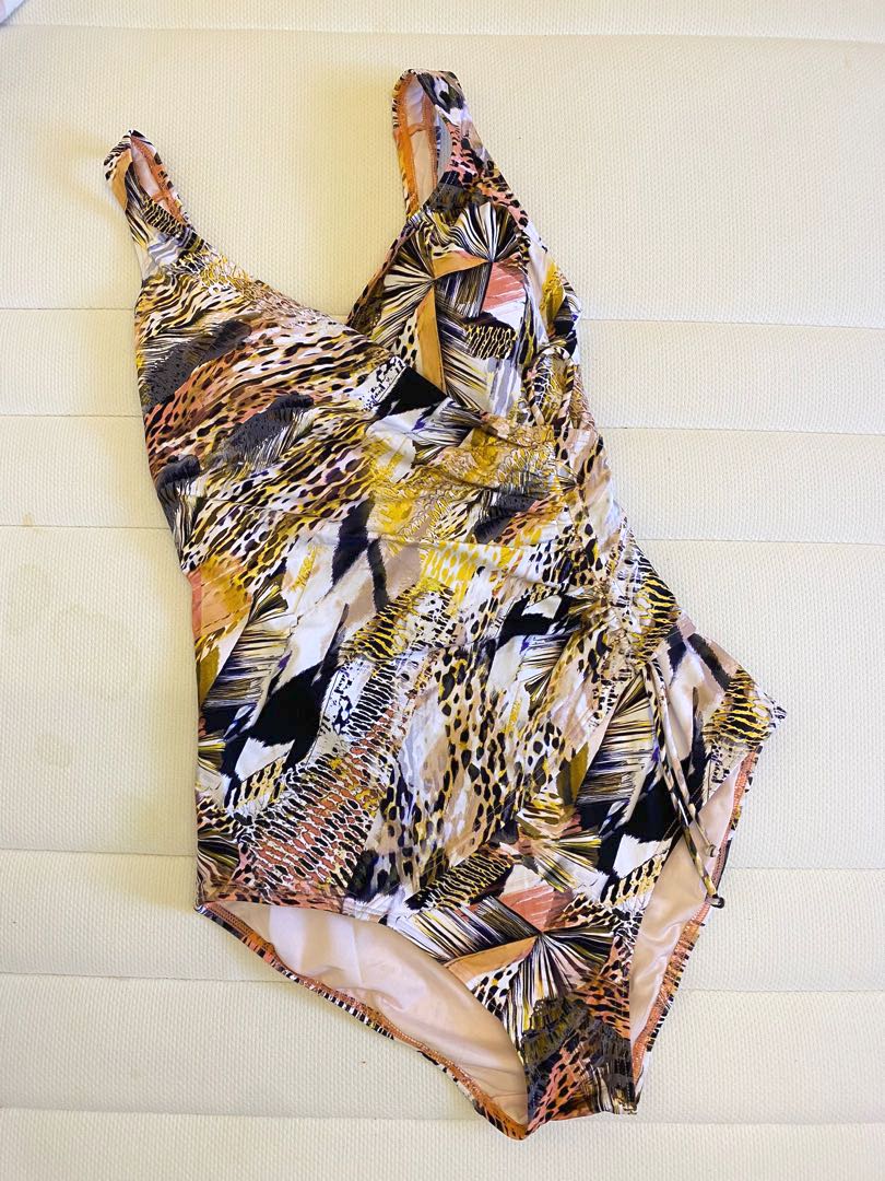 100% new Moontide swimsuit, 女裝, 泳裝, 泳衣 - Carousell