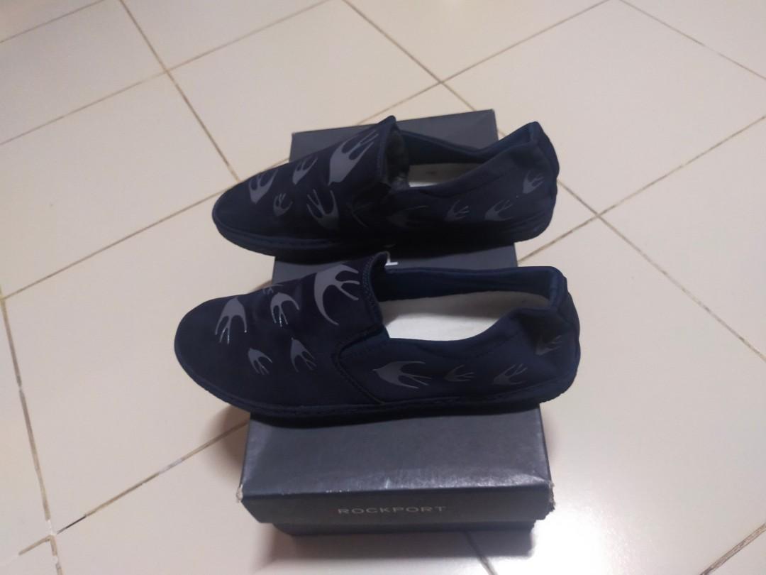 Bench easy wear Shoes, Men's Fashion, Footwear, Slippers & Slides on ...