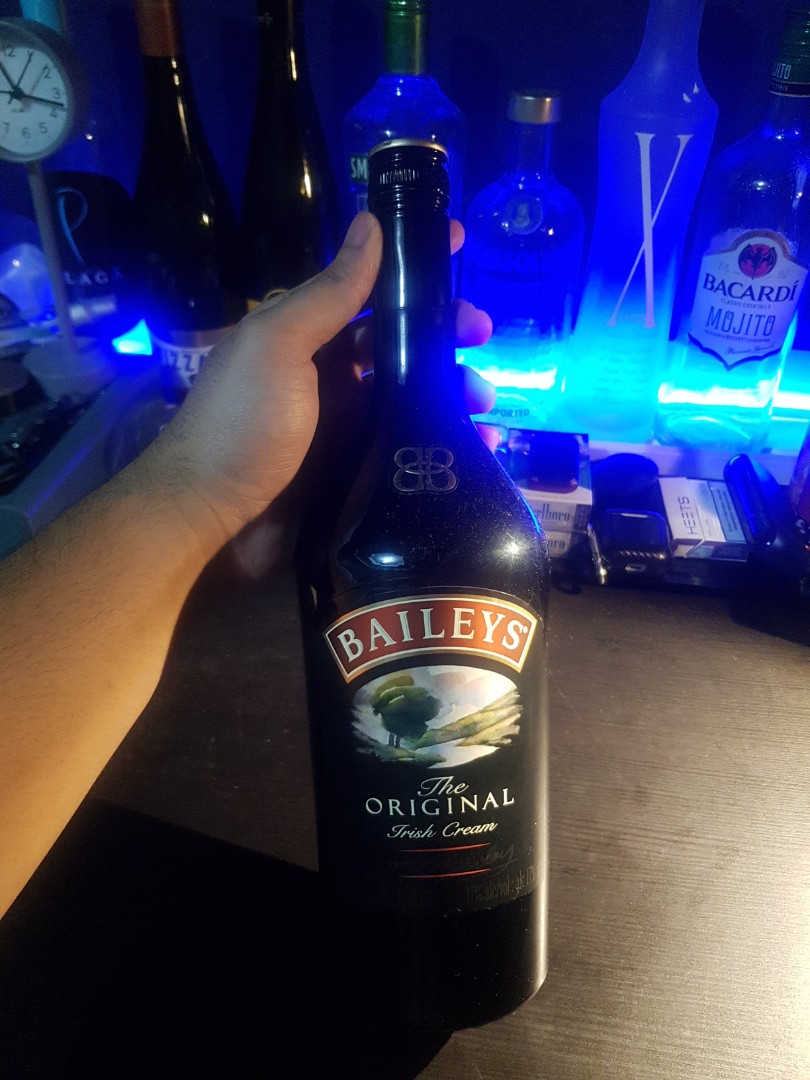 Botol Baileys Irish Cream, Makanan & Minuman, Minuman Tidak Beralkohol ...