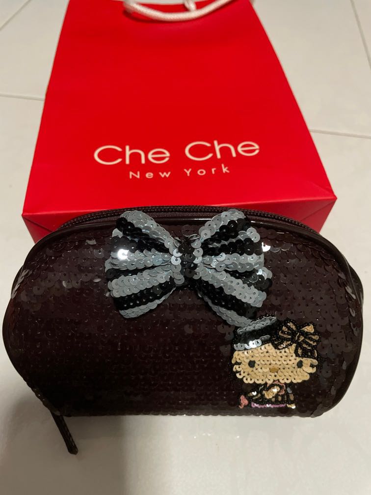 Che Che hello kitty pouch, Women's Fashion, Bags & Wallets, Purses ...