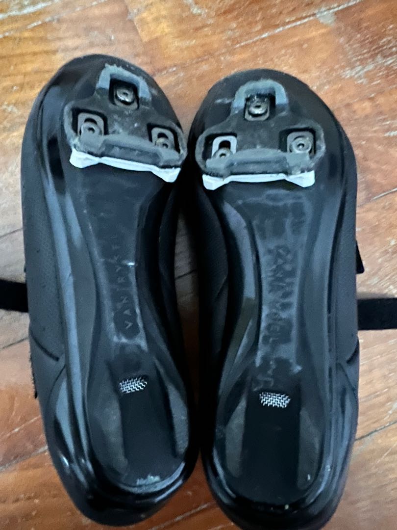 Cleats shoe, Men's Fashion, Footwear, Flipflops and Slides on Carousell