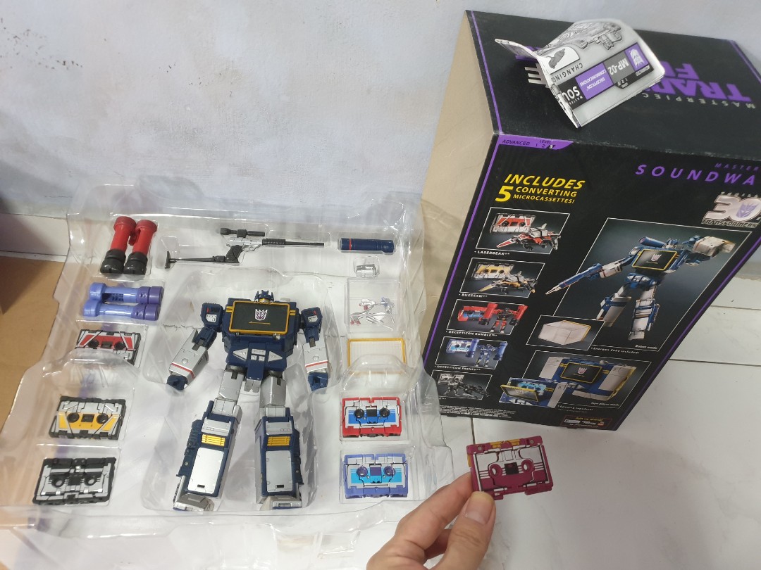 Hasbro masterpiece soundwave transformers, Hobbies & Toys, Toys & Games ...