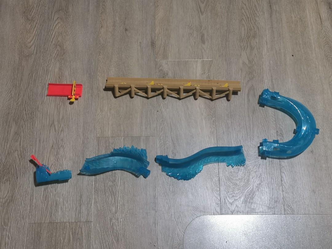 Hot wheels wall tracks and trackset, Hobbies & Toys, Toys & Games on ...