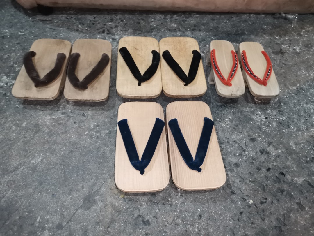 Japanses slipper bakya, Women's Fashion, Footwear, Slippers and slides ...