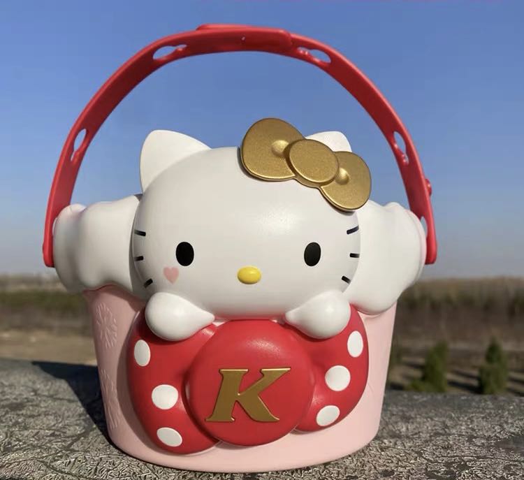 KFC China launches Hello Kitty Fried Chicken Bucket (preorder), Hobbies ...