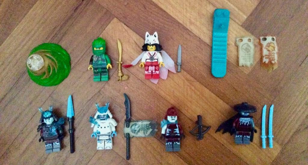 LEGO Ninjago - Castle of the Forsaken Emperor 70678, Hobbies & Toys ...