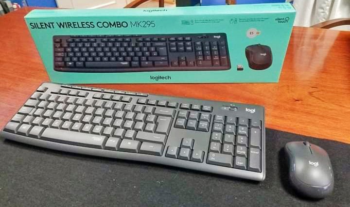 Logitech Mk295 Silent Wireless Keyboad And Mouse Combo Computers And Tech Parts And Accessories