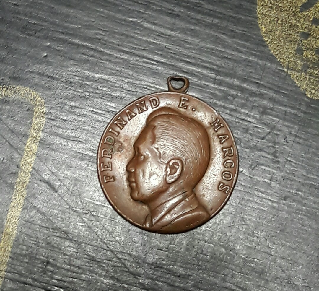 marcos medal senate of the phillipines official seal, Hobbies & Toys ...