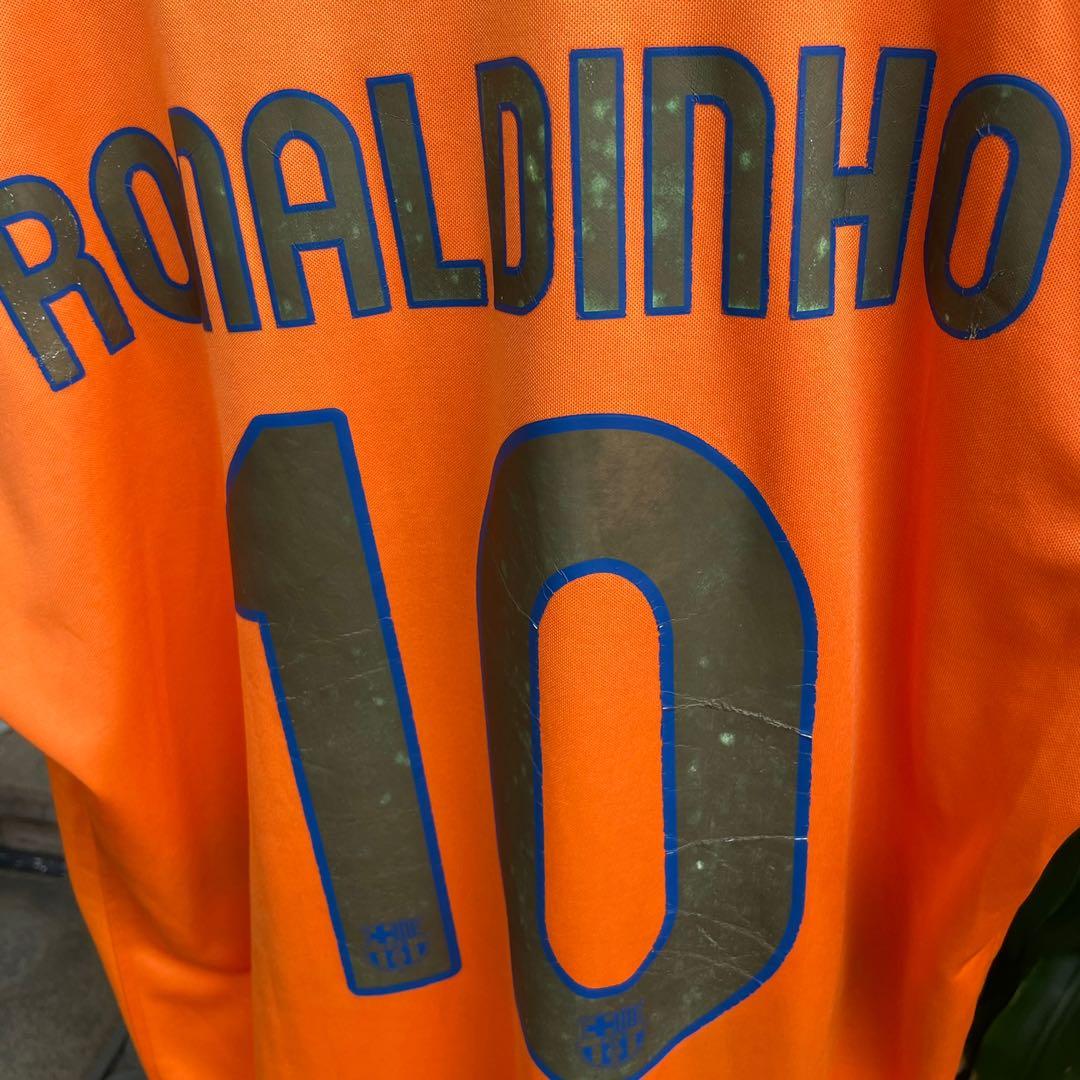 Nike FCB Ronaldinho Kit, Men's Fashion, Activewear on Carousell