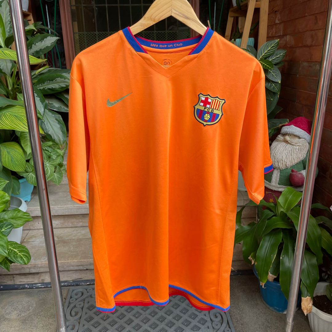 Nike FCB Ronaldinho Kit, Men's Fashion, Activewear on Carousell