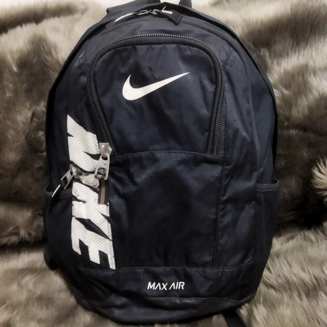 Nike Men's Backpack, Men's Fashion, Bags, Backpacks on Carousell
