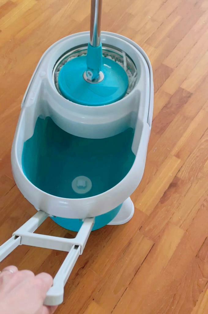 Spin mop hand press with extra mop head, Furniture & Home Living ...