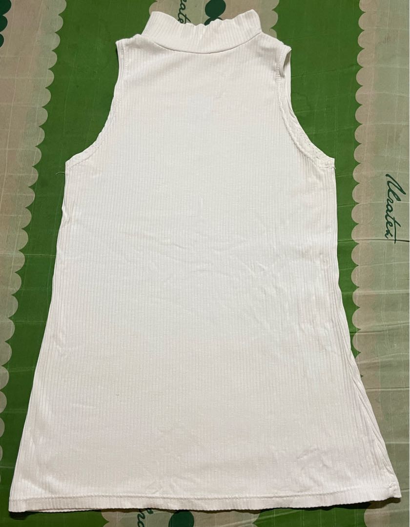 Stretchable Plain White Turtle Neck, Women's Fashion, Tops, Blouses on ...