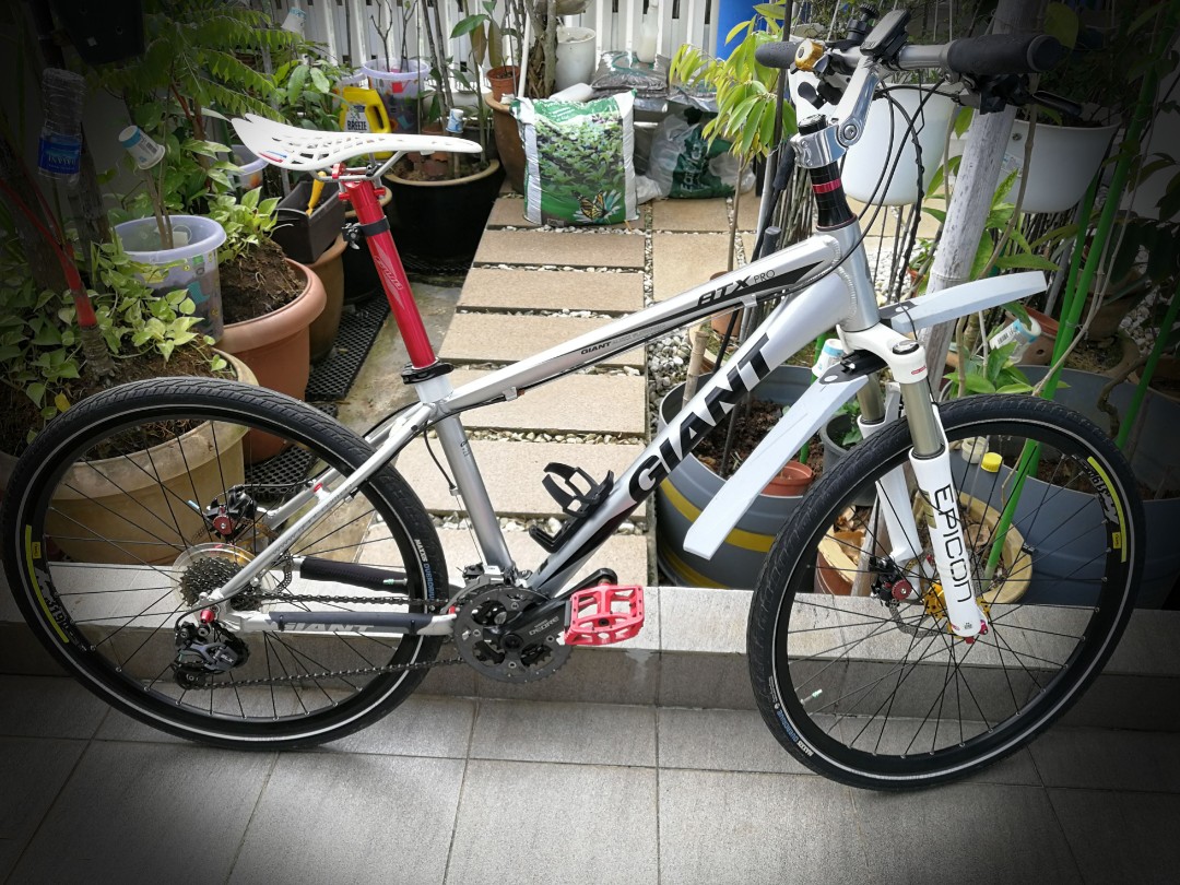 Giant ATX PRO 3x9 Speed, 26" Aluxx Frame Mountain Bike, Sports ...