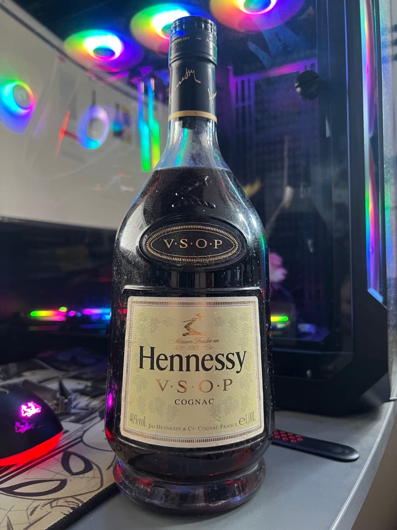 Hennessy VSOP Cognac 1 Litre, Food & Drinks, Alcoholic Beverages on Carousell