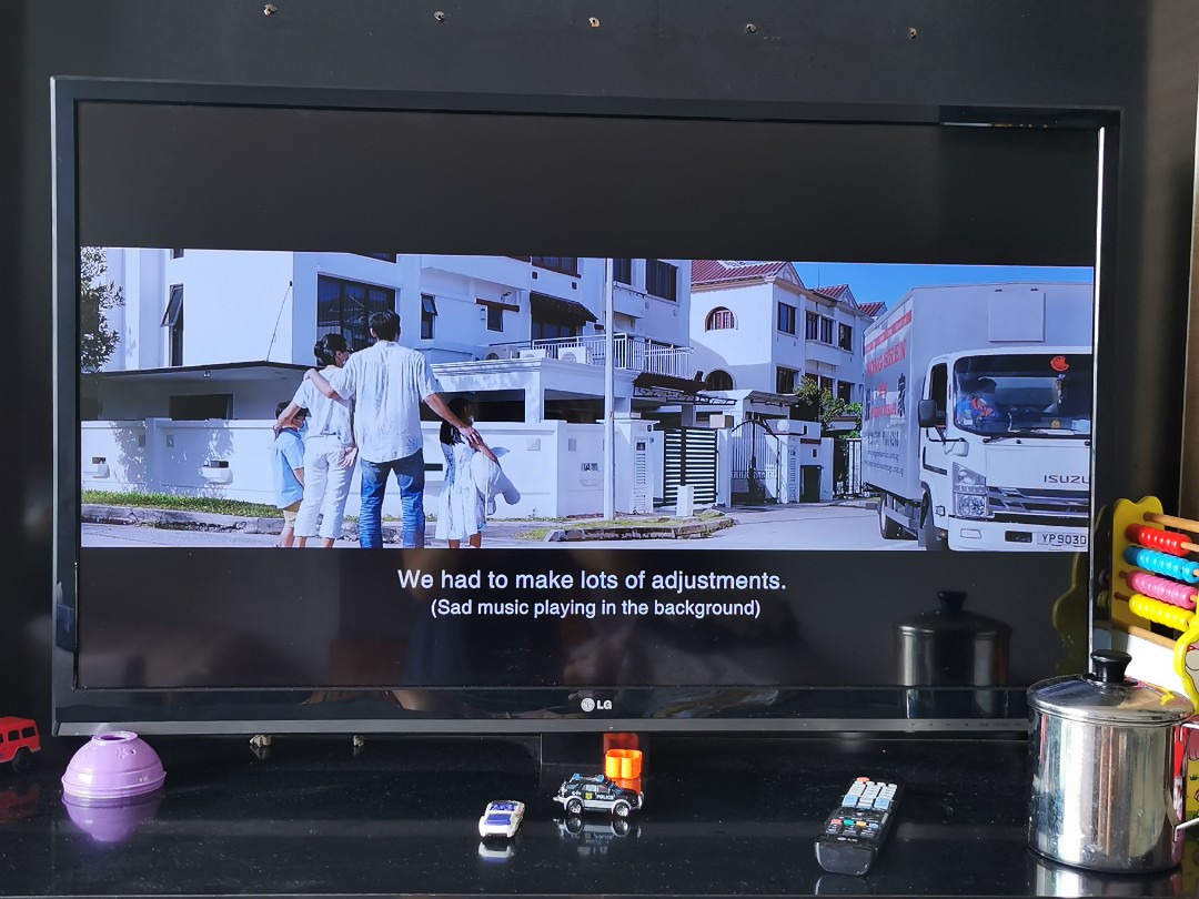 LG smart TV 42 inch (42LS5700) + NB wall mount, TV & Home Appliances ...