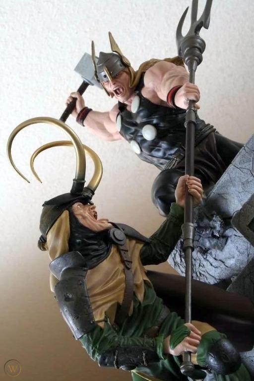 Sideshow Thor vs Loki Diorama Statue, Hobbies & Toys, Memorabilia ...