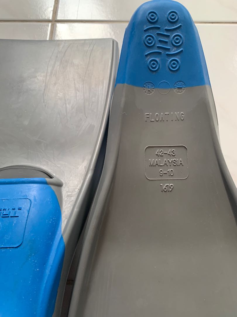 Fins Flipper, Sports Equipment, Sports & Games, Water Sports on Carousell