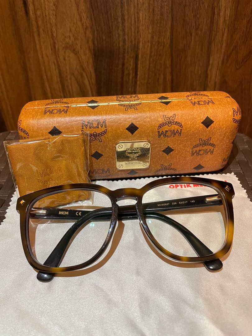 Frame kacamata MCM, Fesyen Wanita, Aksesoris di Carousell