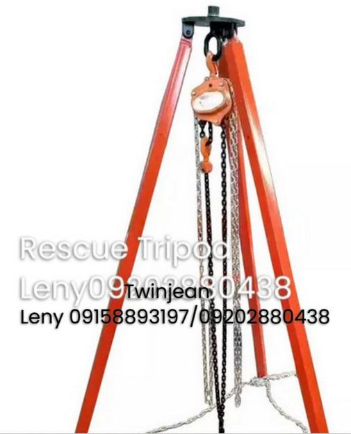Lifting Tripod with Chain block, Commercial & Industrial, Construction ...