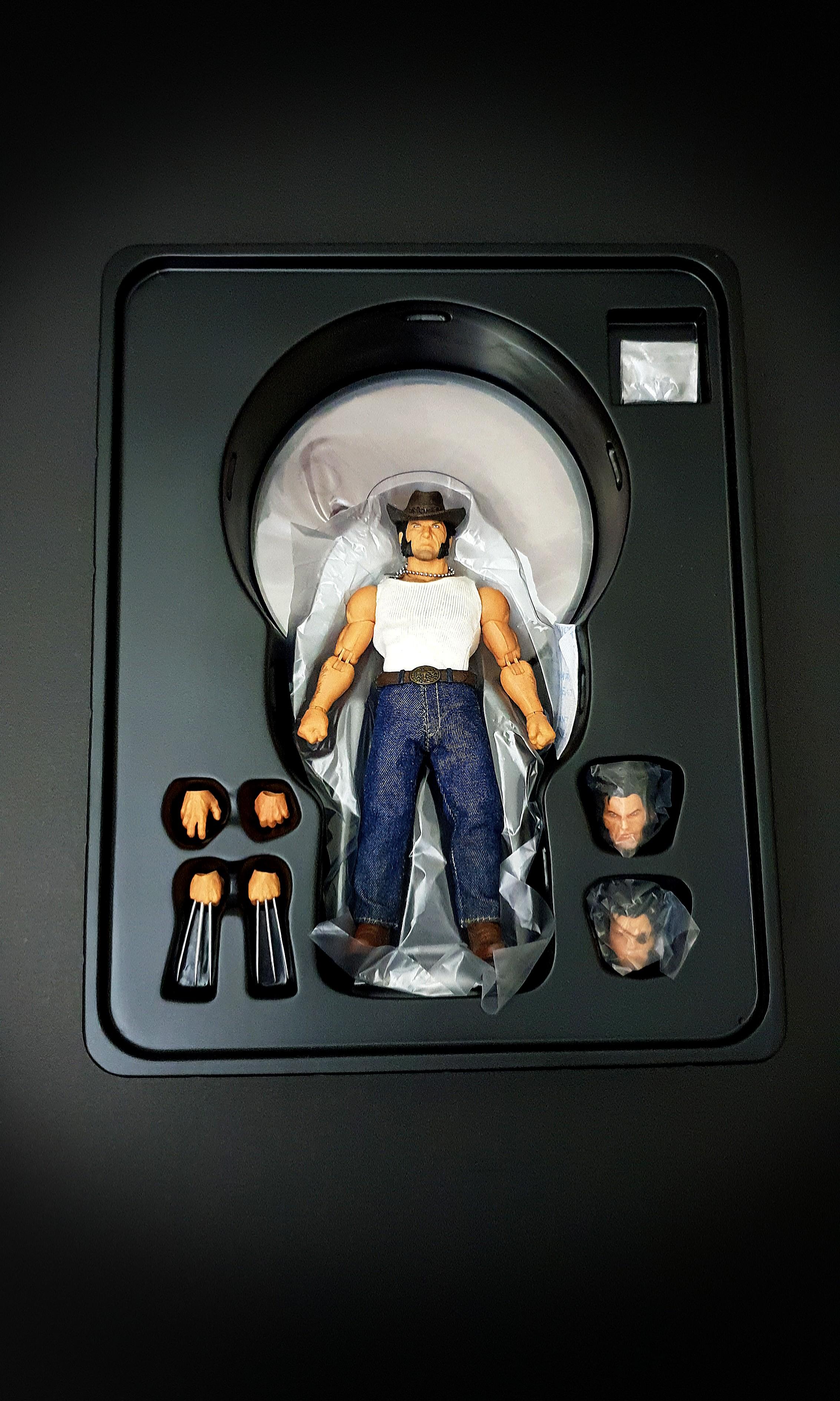 Mezco Logan One:12 Action Figure, Marvel X-Men Wolverine, Hobbies ...